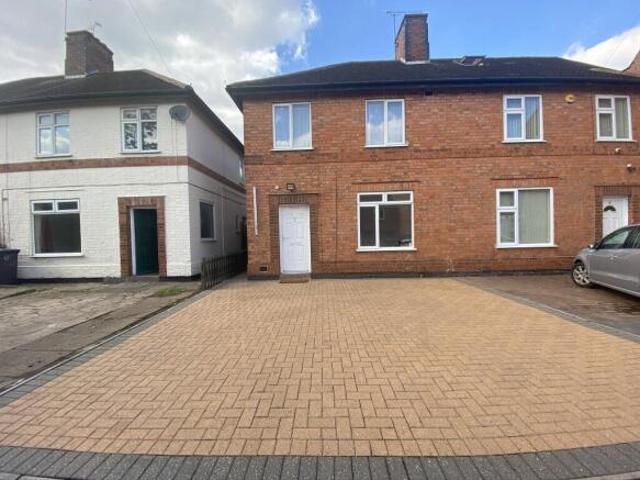 3 bedroom house for rent in Westbury Road, LE2