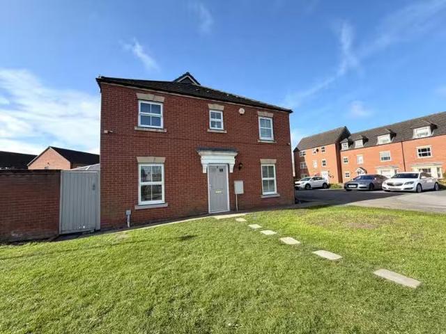 3 bedroom house for rent in Wharf Lane, Solihull, B91