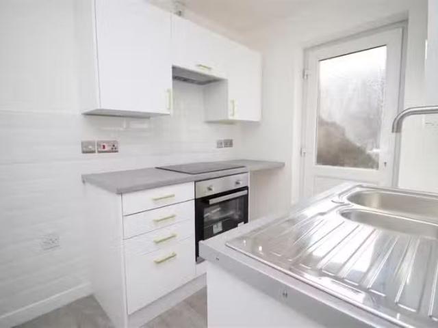 3 bedroom house for rent in Whitting Street Porth, Porth, CF39