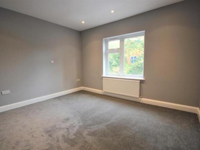 3 bedroom house for rent in Wiggenhall Road, WATFORD, WD18