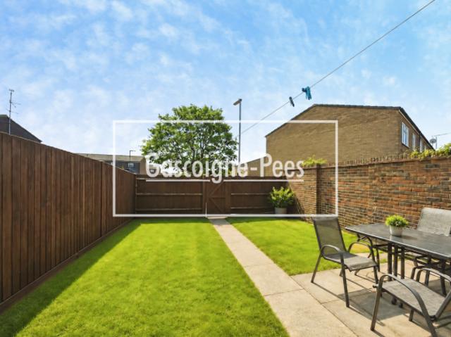 3 bedroom house for rent in Tasmania Close, Basingstoke, RG24