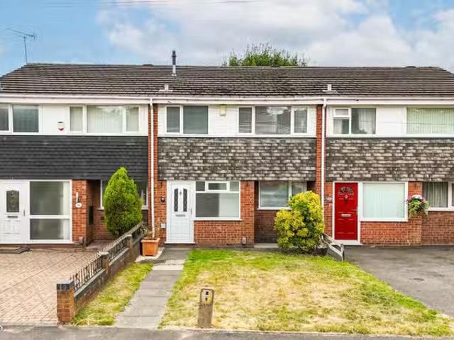 3 bedroom house for rent in Templemore Drive, Birmingham, West.