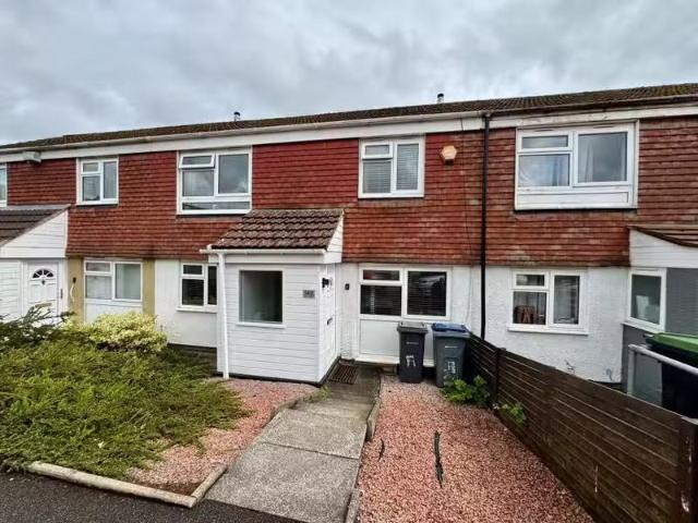3 bedroom house for rent in The Roundabout, Rednal, B31