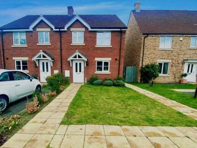 3 bedroom house for rent in Thomas James Close MK42