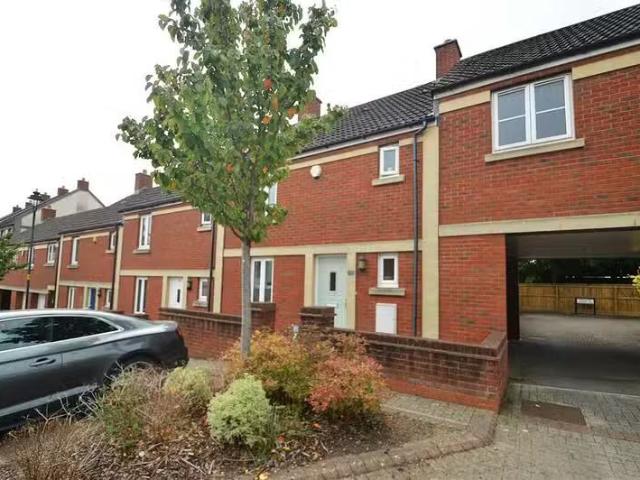 3 bedroom house for rent in Trubshaw Close, Horfield, Bristol.