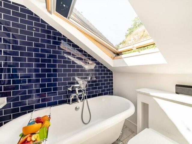 3 bedroom house for rent in Treadgold Street, Notting Hill, W11