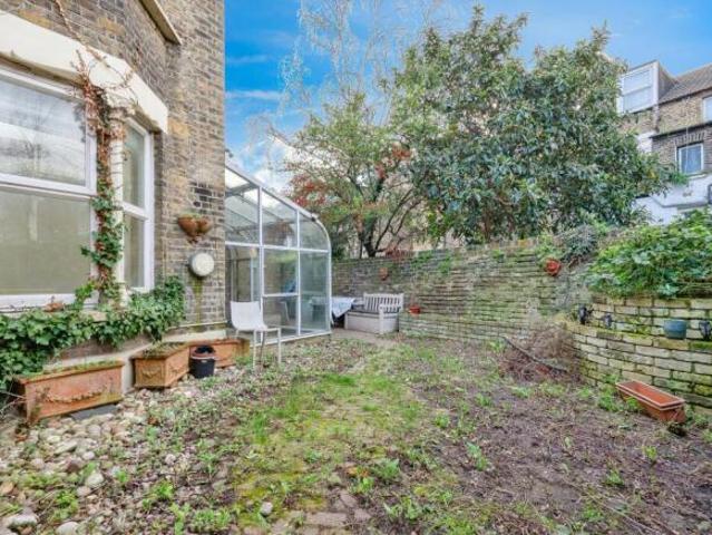 3 bedroom house for rent in Trelawn Road, London, E10