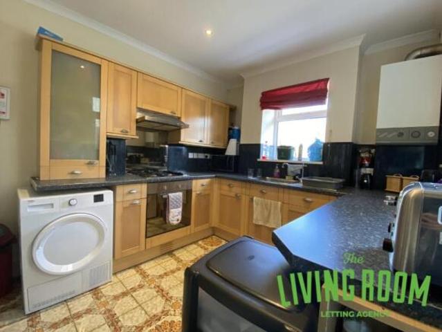 3 bedroom house for rent in Tycoch Road, Tycoch, Swansea, SA2