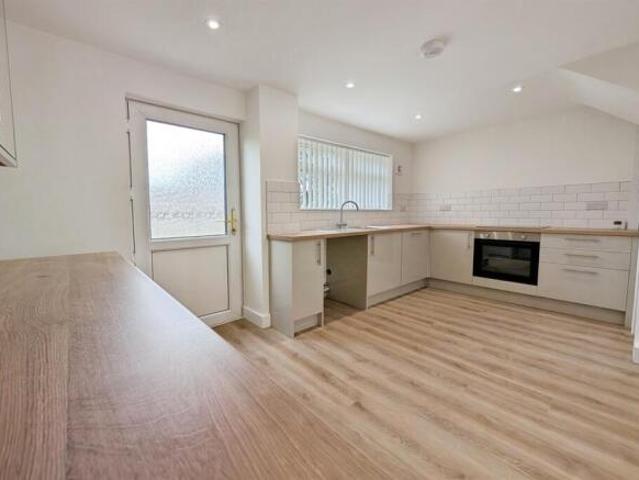 3 bedroom house for rent in Vanguard Road, SO18