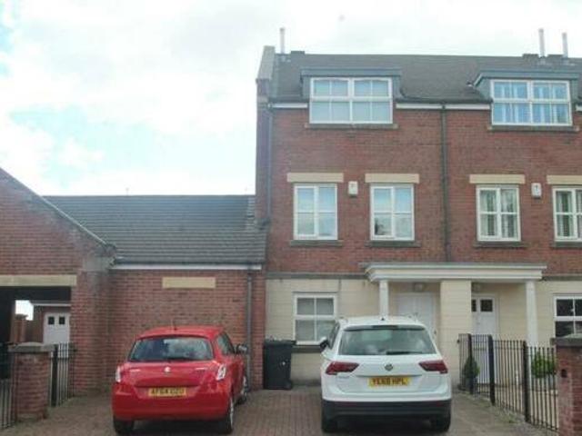 3 bedroom house for rent in Verity Walk Harrogate North Yorkshire UK HG2