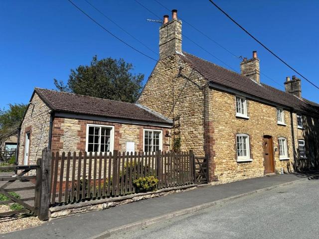 3 bedroom cottage for sale