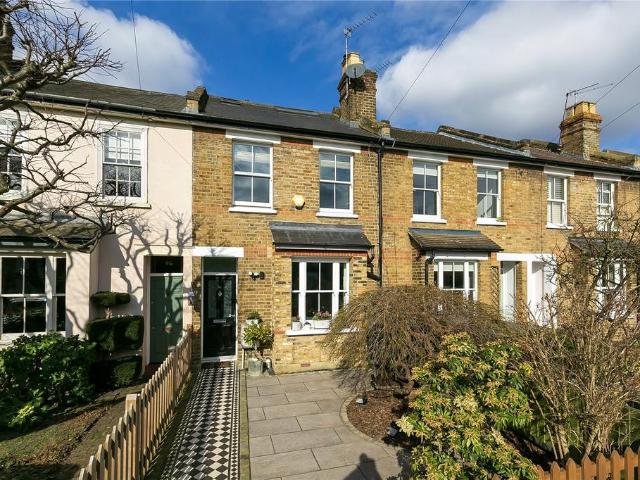 3 bedroom terraced house for sale