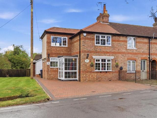 3 bedroom end of terrace house for sale