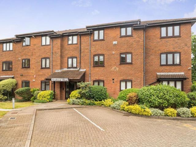 3 bedroom flat for sale