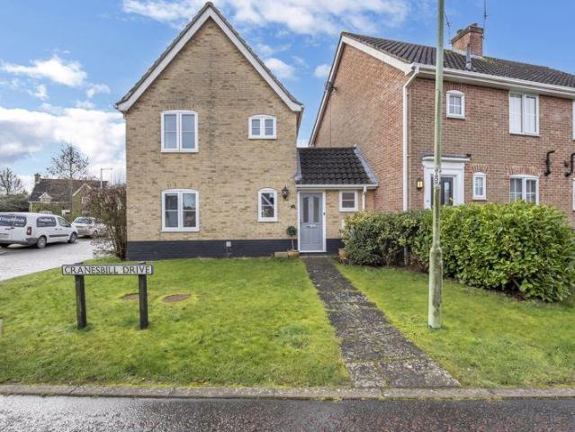 3 bedroom link detached house for sale