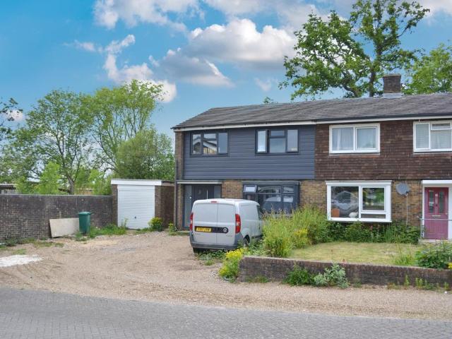 3 bedroom property with land for sale