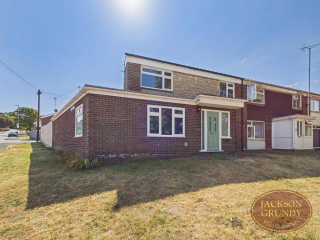 3 bedroom end of terrace house for sale