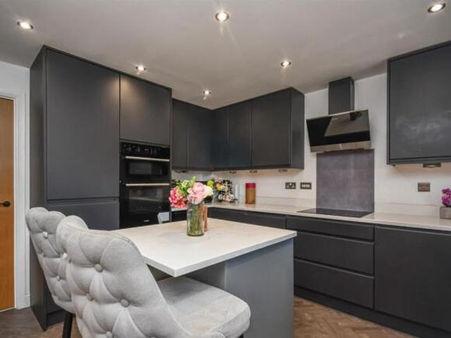 3 bedroom house for sale in 10 Goodwood Drive, Wolverhampton, WV10 6GH, WV10