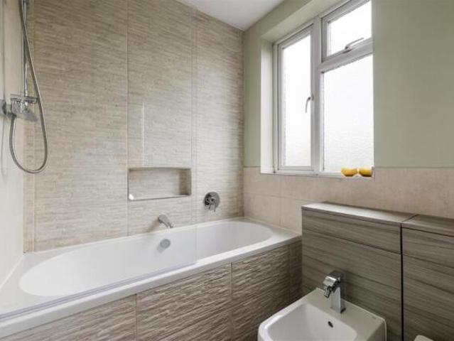 3 bedroom house for sale in Coolgardie Avenue, Highams Park, E4