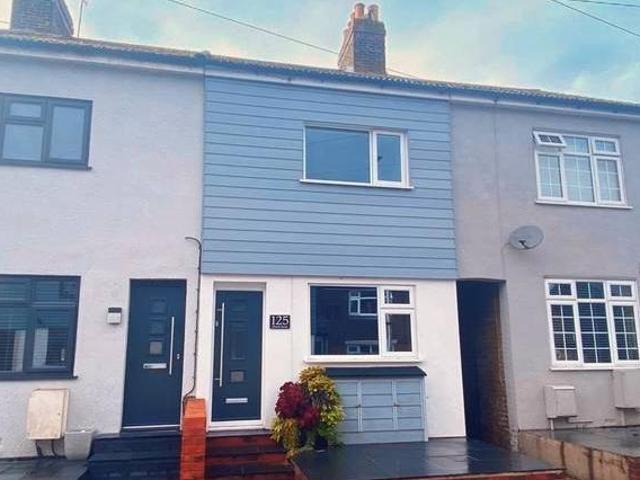 3 bedroom house for sale in Church Street Cliffe Rochester ME3