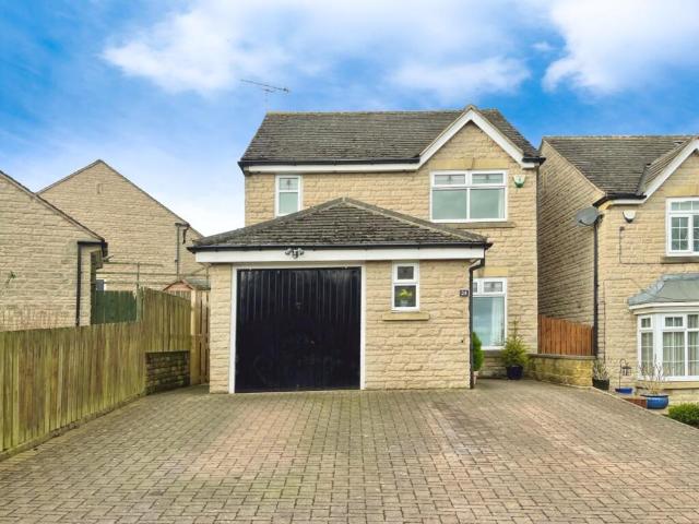 3 bedroom house for sale in Croftlands, Idle, BD10