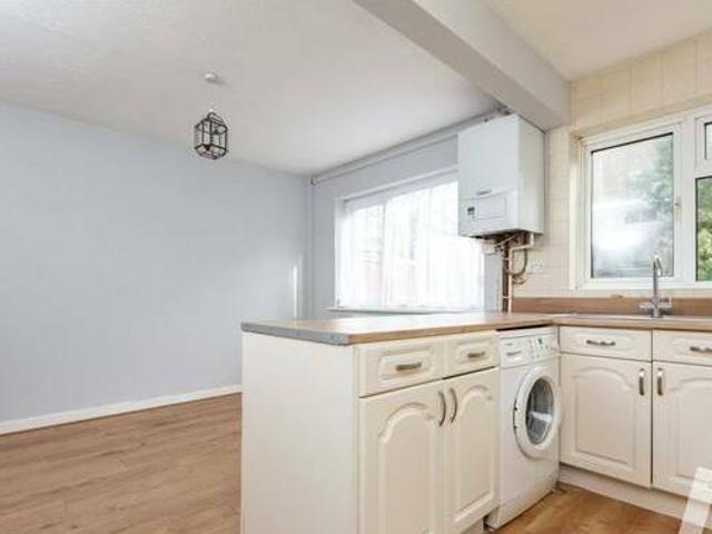 3 bedroom house for sale in Crownmead Way Romford RM7