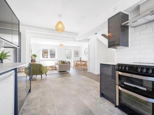 3 bedroom house for sale in Cubitt Terrace, SW4