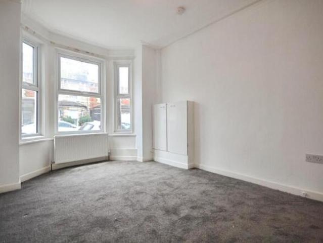 3 bedroom house for sale in Curzon Street, Reading, RG30