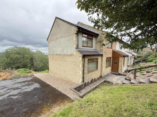 3 bedroom house for sale in Astral View, Bradford, BD6