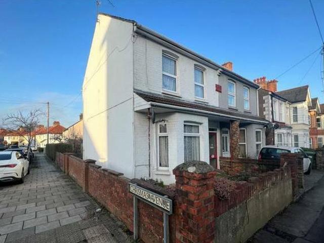 3 bedroom house for sale in Ash Road Aldershot Hampshire GU12