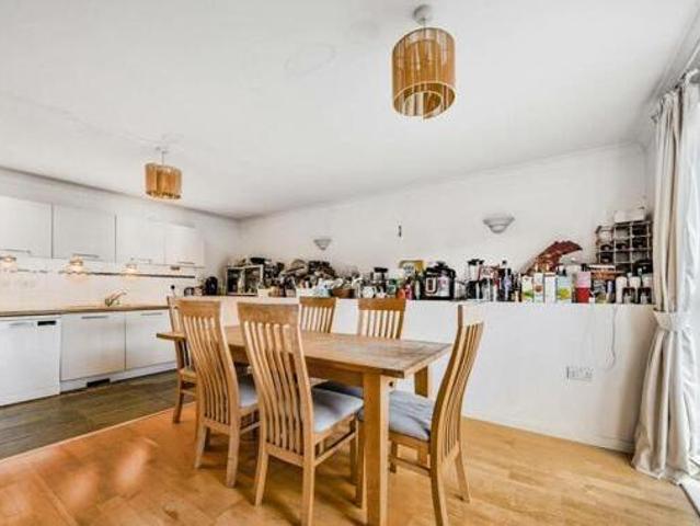 3 Bedroom House For Sale In Balham, London