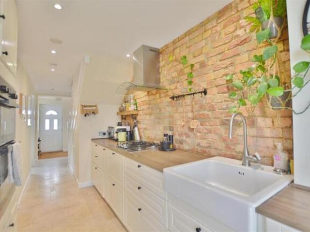 3 bedroom house for sale in Doddsfield Road, Slough, SL2