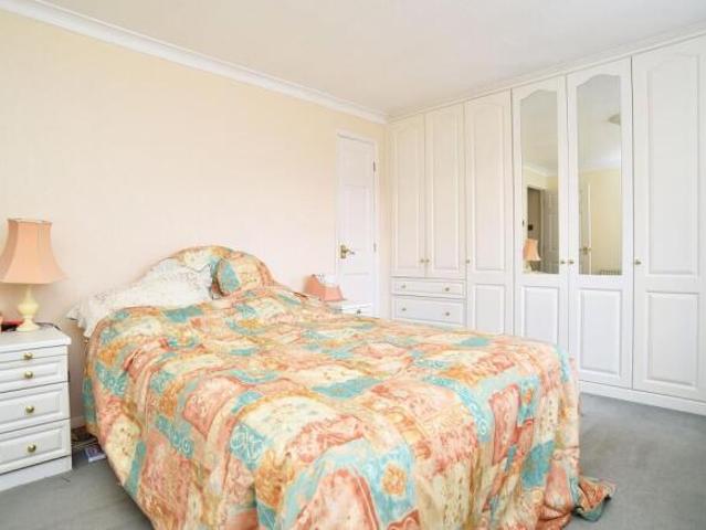 3 bedroom semi detached house for sale in Devonshire Way, Harrogate, HG1