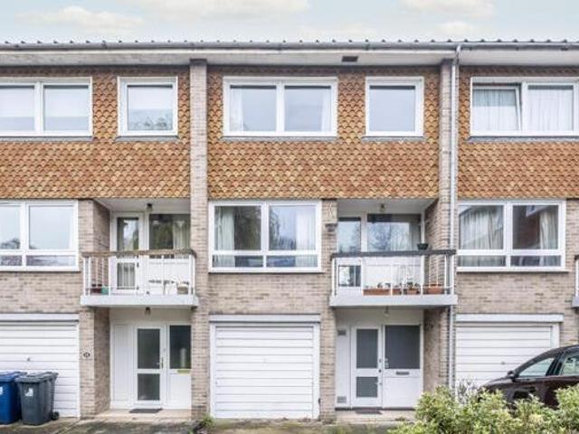 3 Bedroom House For Sale In Ealing