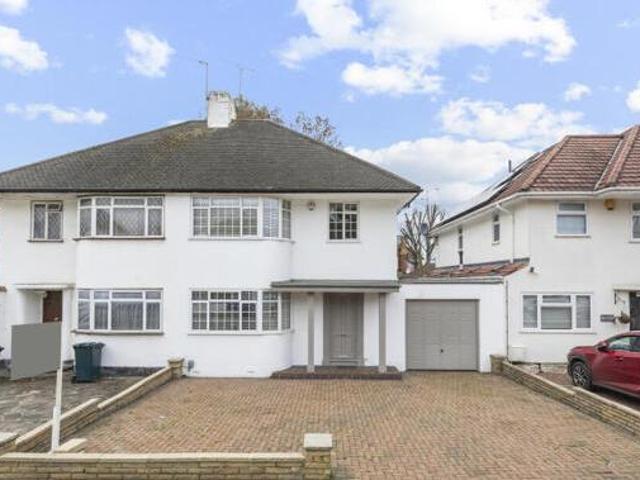 3 Bedroom House For Sale In Edgware
