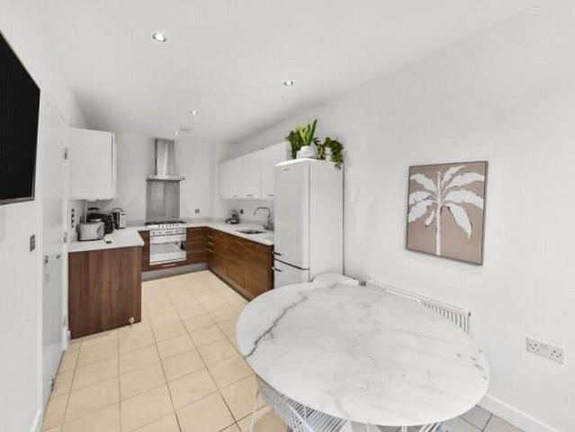3 bedroom house for sale in Elbe Street, Fulham, SW6