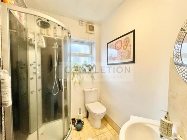 3 bedroom house for sale in For Sale Mixed Use, Commercial & Residential, Forest Road, London, E17