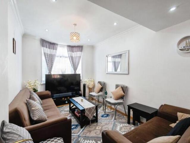 3 bedroom house for sale in Farmer Road, Leyton, E10