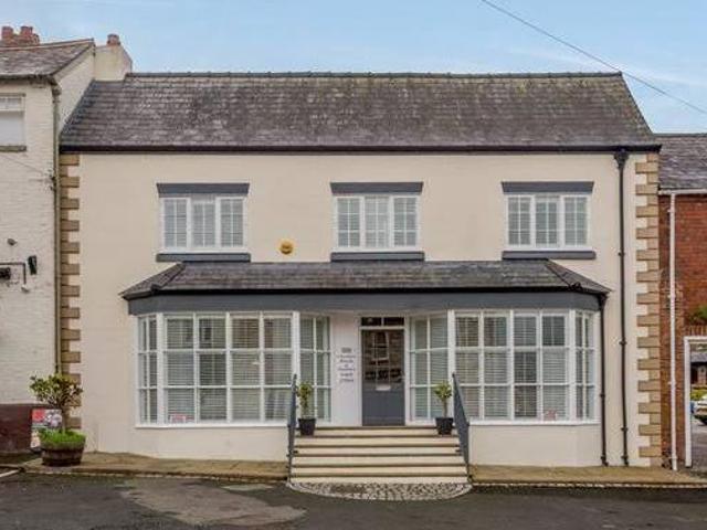 3 bedroom house for sale in Farndon Cheshire CH3