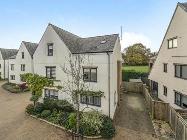 3 Bedroom House For Sale In Farnham