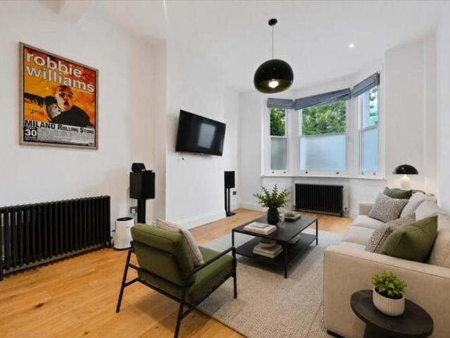 3 bedroom house for sale in Frithville Gardens, Shepherd's Bush W12