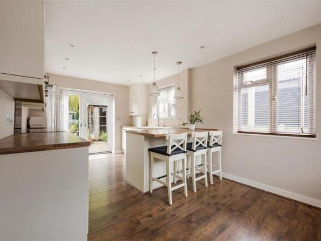 3 bedroom house for sale in Fyfield Road, Woodford Green, IG8