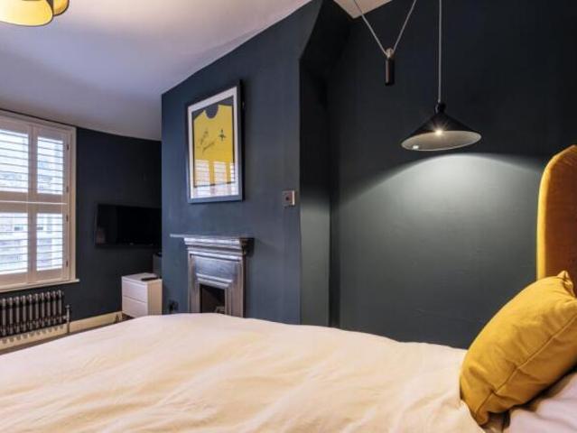 3 bedroom house for sale in Keystone Crescent, Islington, N1