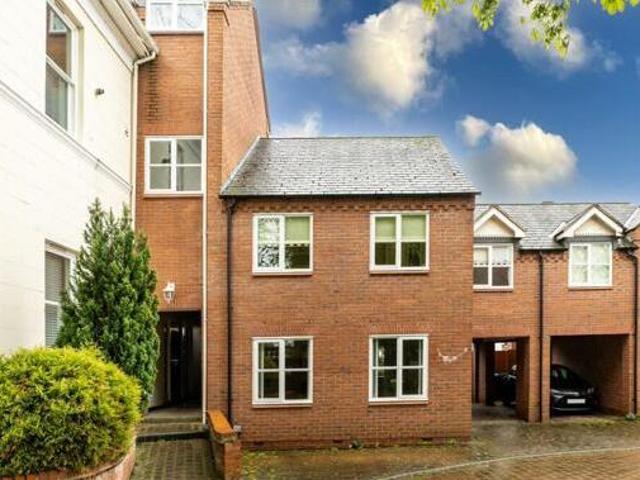 3 Bedroom House For Sale In Kenilworth Road