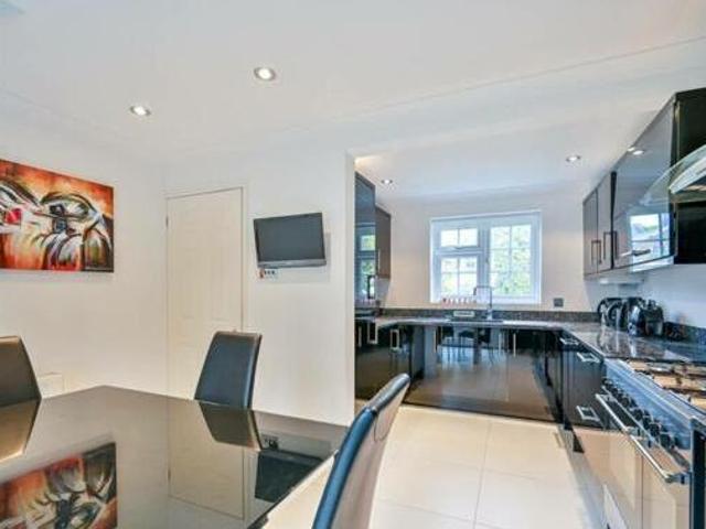 3 Bedroom House For Sale In Kingston, Kingston Upon Thames