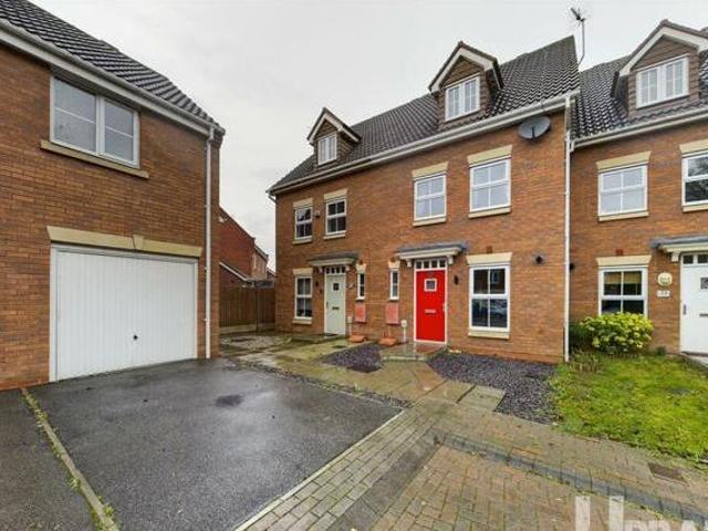 3 Bedroom House For Sale In Kingswood