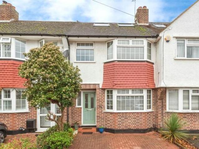 3 bedroom house for sale in Kingshill Avenue, Worcester Park, KT4
