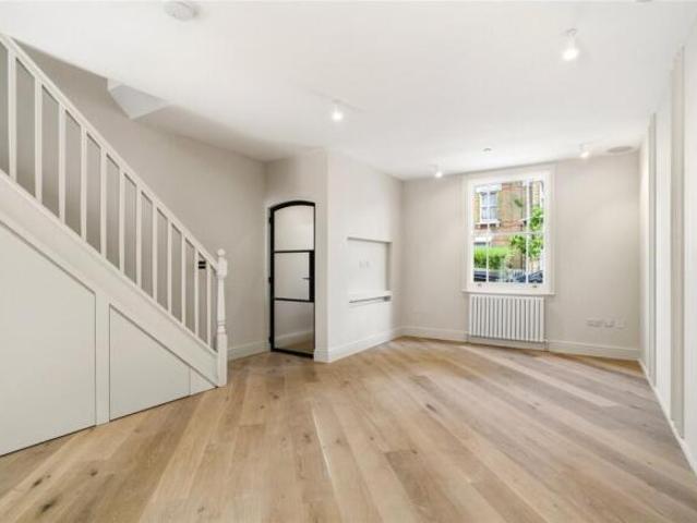 3 bedroom house for sale in Holden Street, SW11