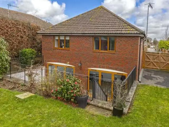 3 bedroom house for sale in Hayling Rise, Worthing, BN13