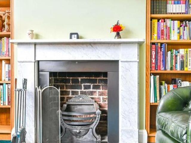 3 Bedroom House For Sale In Harlesden, London